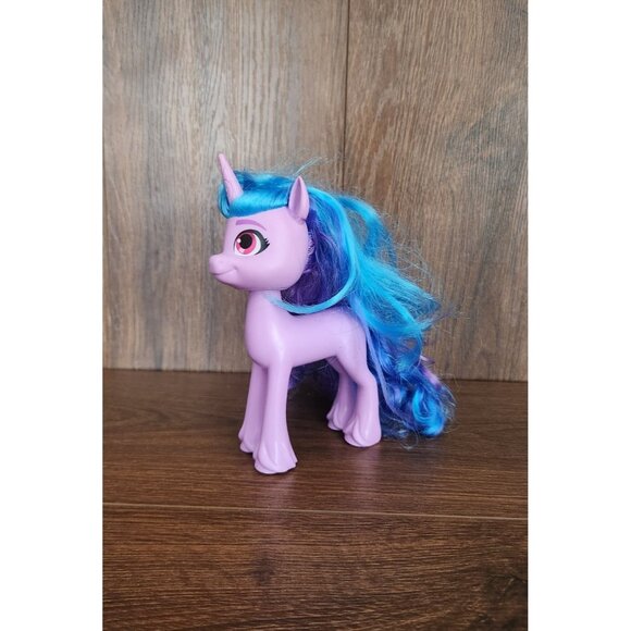 My Little Pony | Toys | My Little Pony A New Generation Izzy Moonbow ...